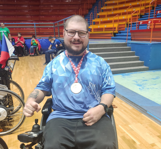 Pomozte mi prosím v mé sportovní reprezentační kariéře | Donio